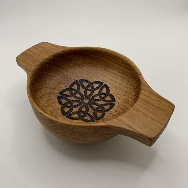 Scottish Oak Whisky Quaich engraved with Celtic Knot (Medium ...