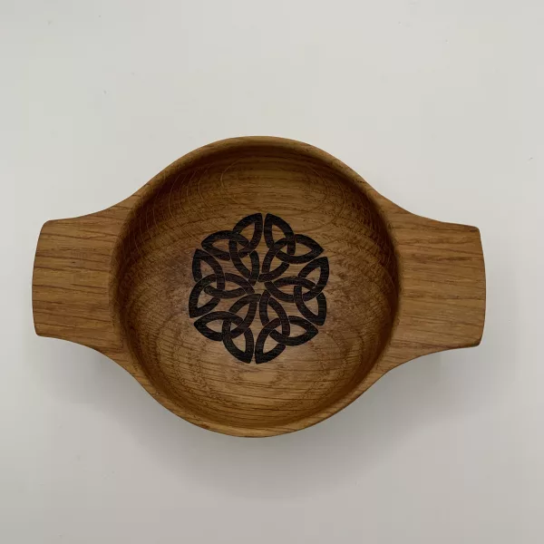 Scottish Oak Whisky Quaich engraved with Celtic Knot (Medium ...